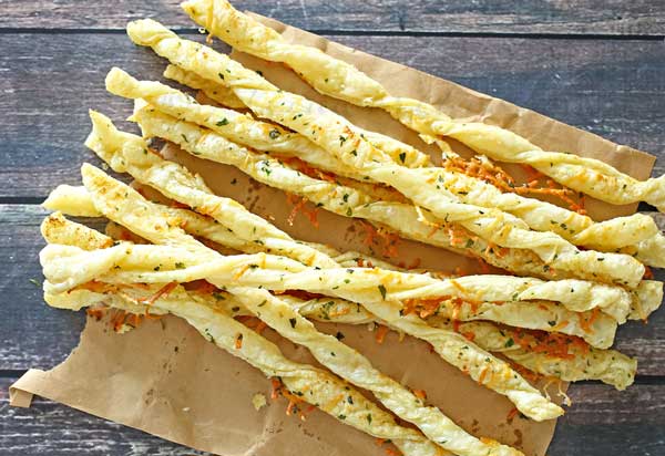 Garlic Butter Bread Sticks - Today's Creative Life